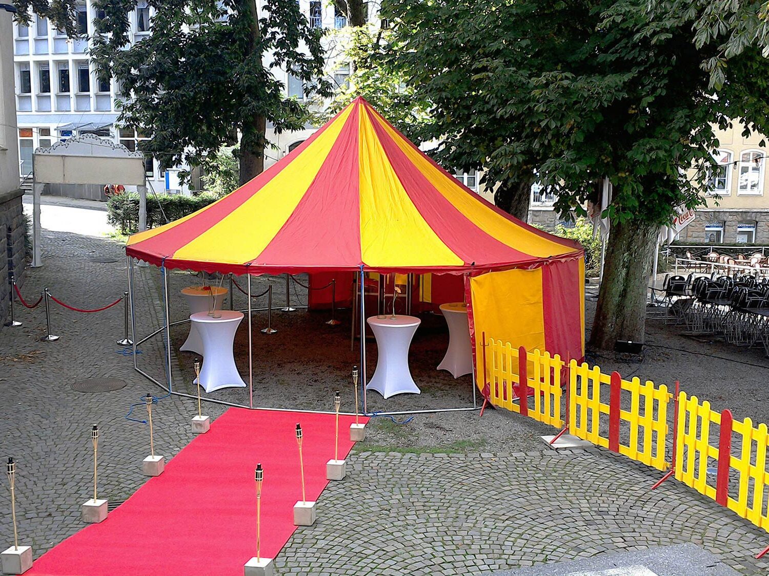 Circus Tent Rental - Rent circus tents with circus decorations ...
