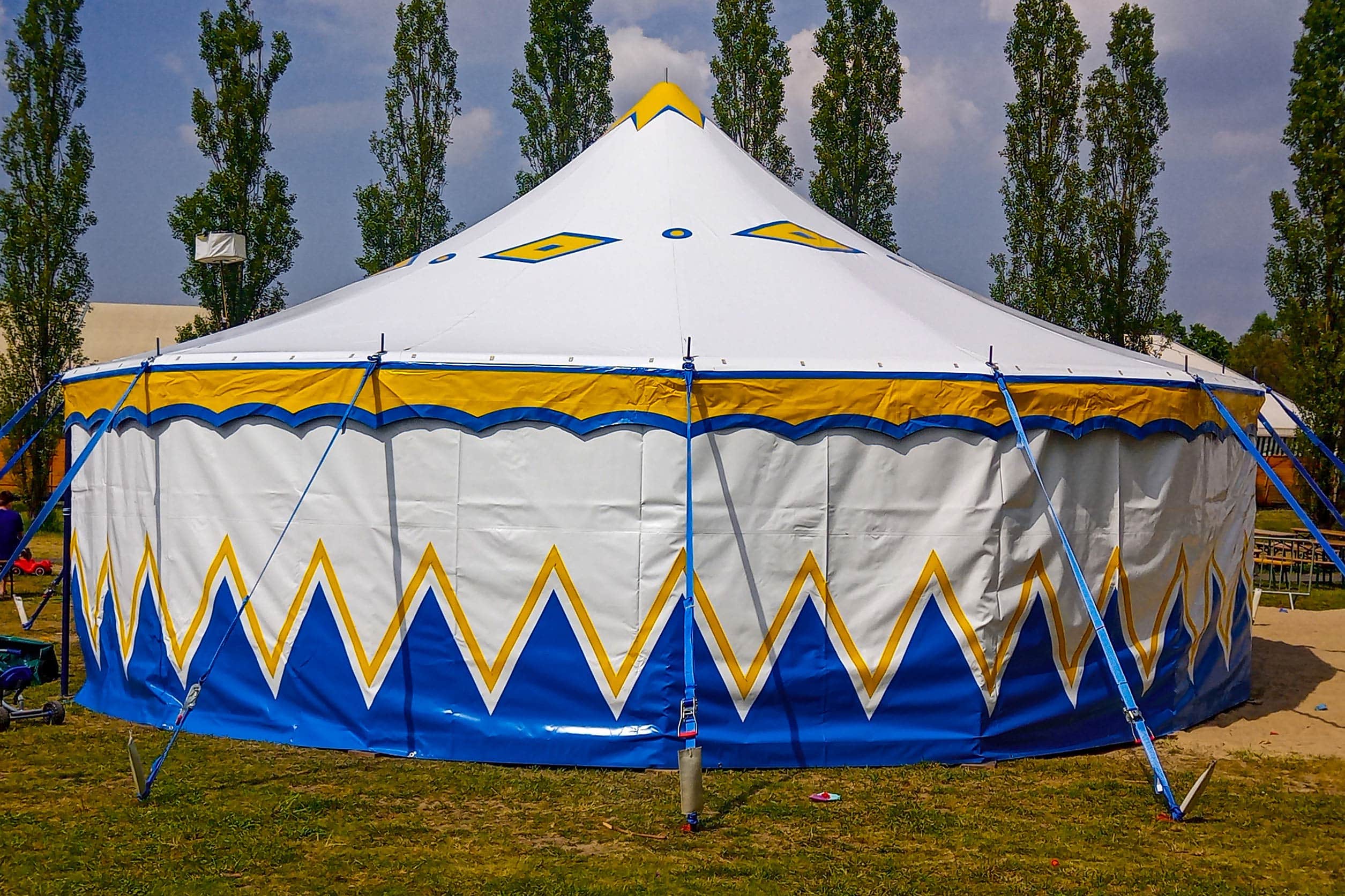 Circus Tent 10 m round – 75 sq.m - Rent circus tents with circus ...