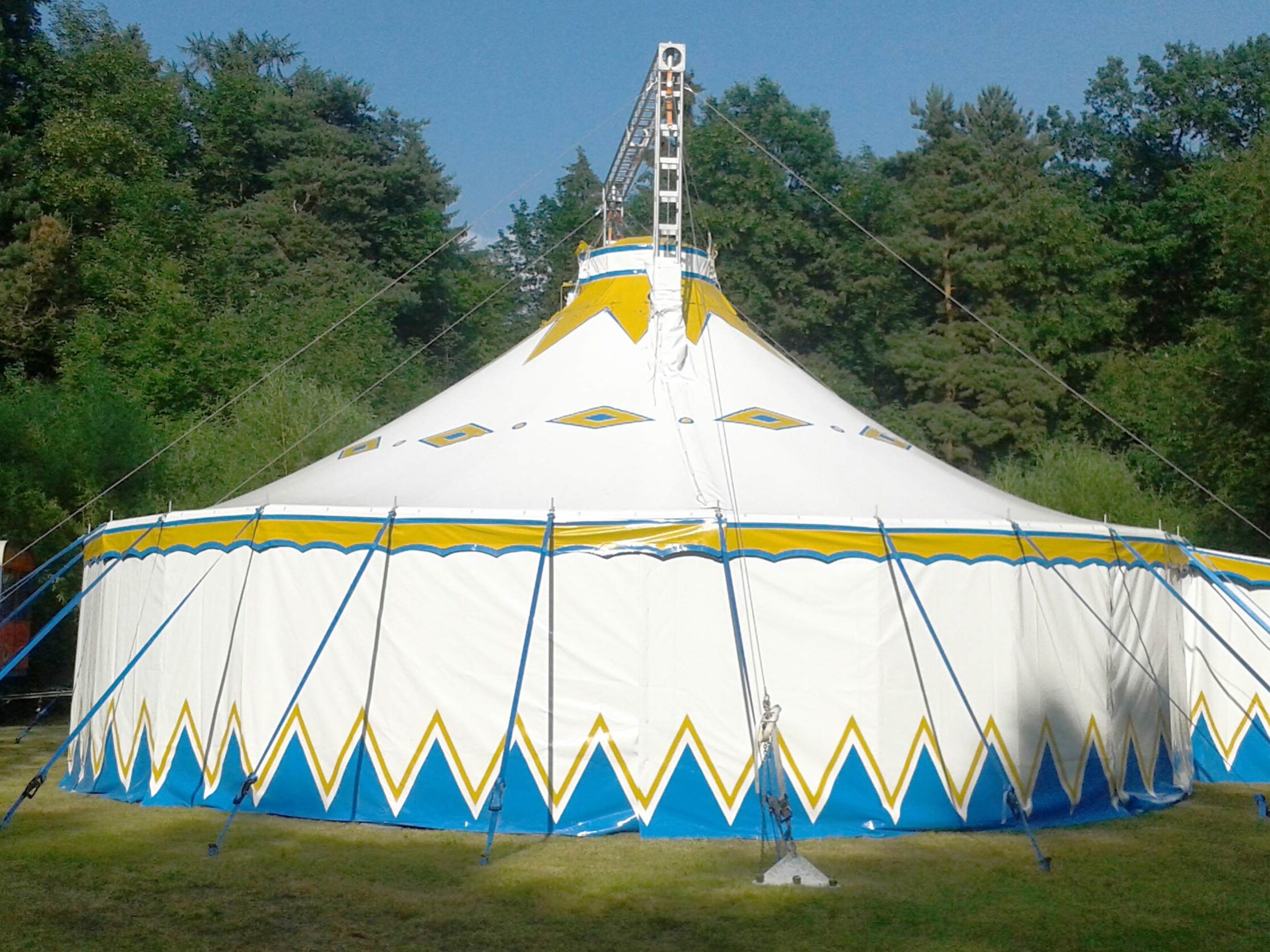 Circus Tent 14 m round – 156 sq.m WHITE YELLOW - Rent circus tents with ...